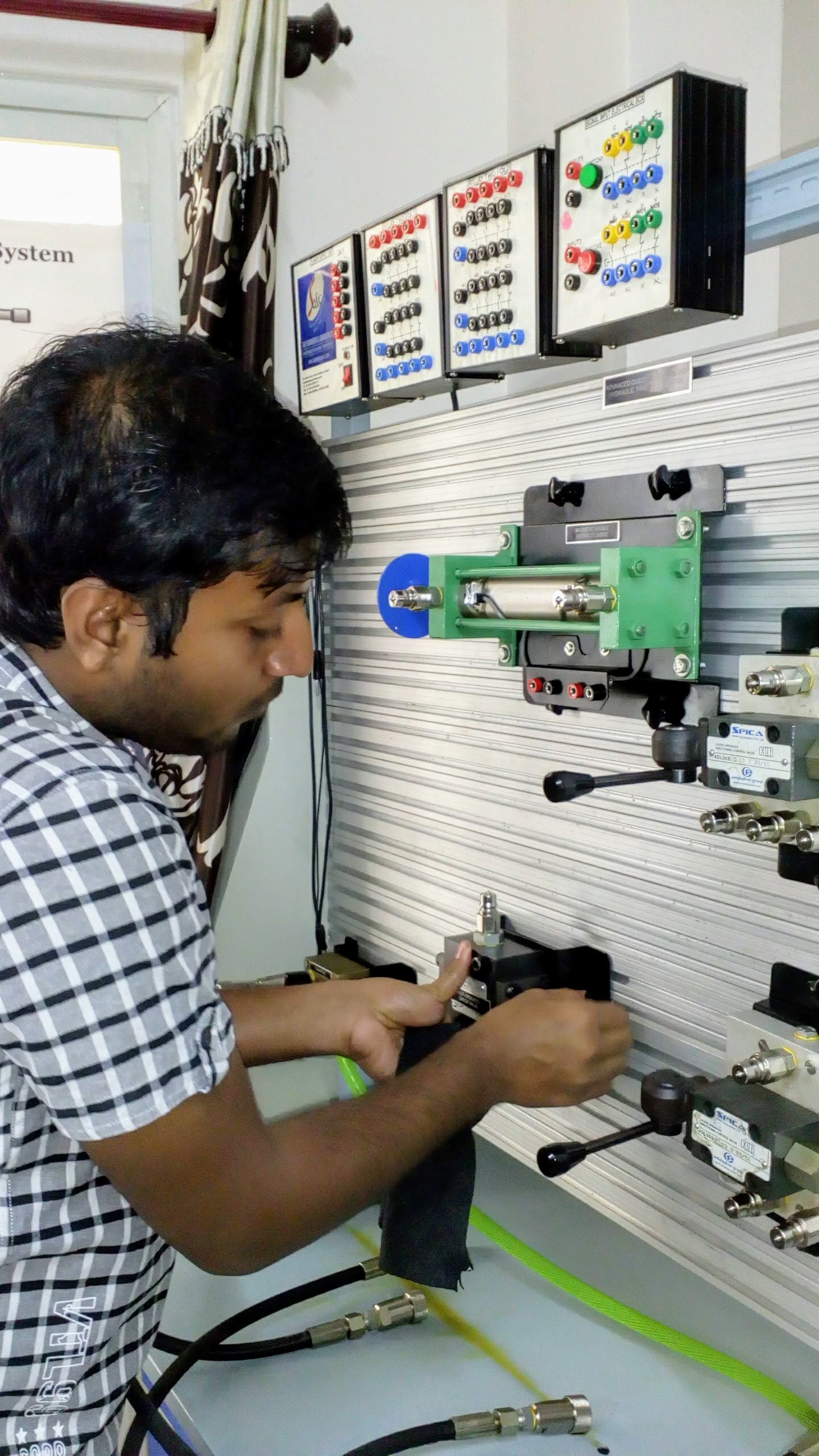 How to Operate Multiple Hydraulic Cylinders Independently? – Fluidsys ...